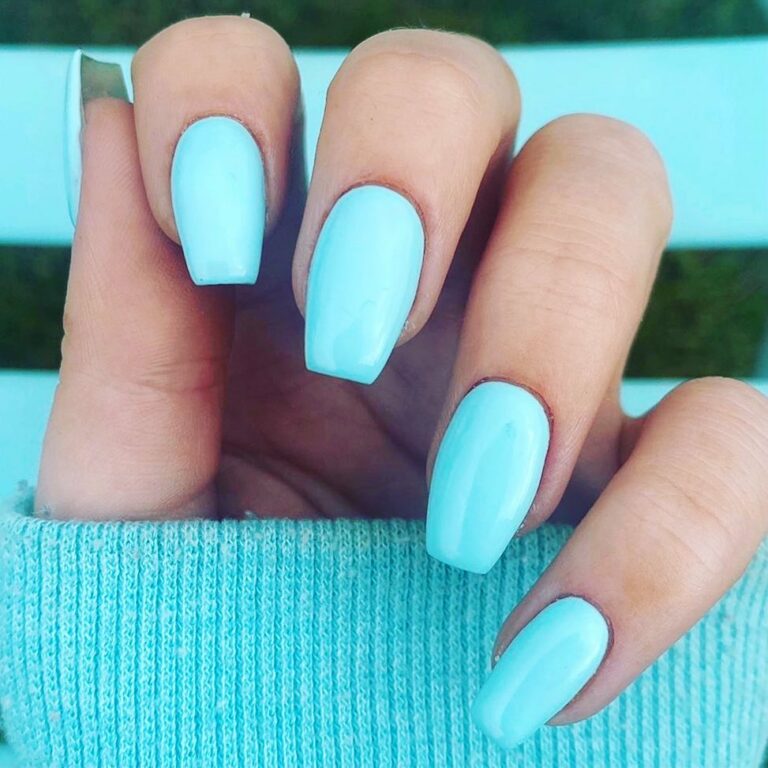 Turn Heads with These 25+ Vibrant Aqua Blue Nails - Nail Designs Daily