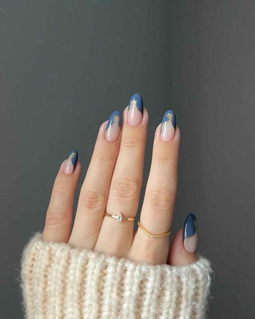 33 Trendy Blue Silver Christmas Nails To Try - Nail Designs Daily