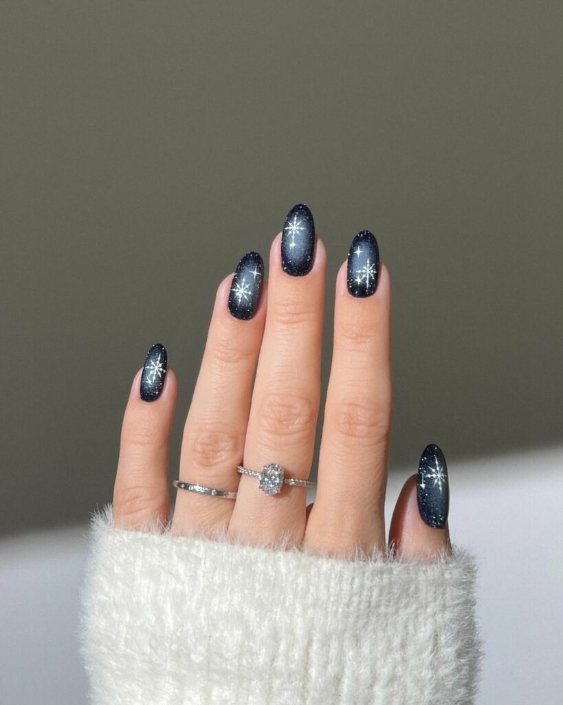 33 Trendy Blue Silver Christmas Nails To Try - Nail Designs Daily